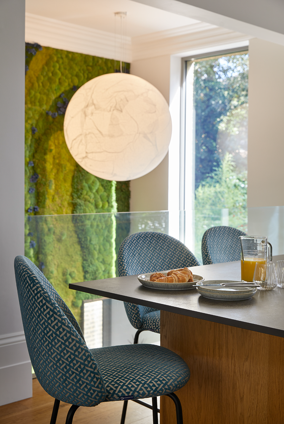 What Is A Moss Wall? - London Contemporary